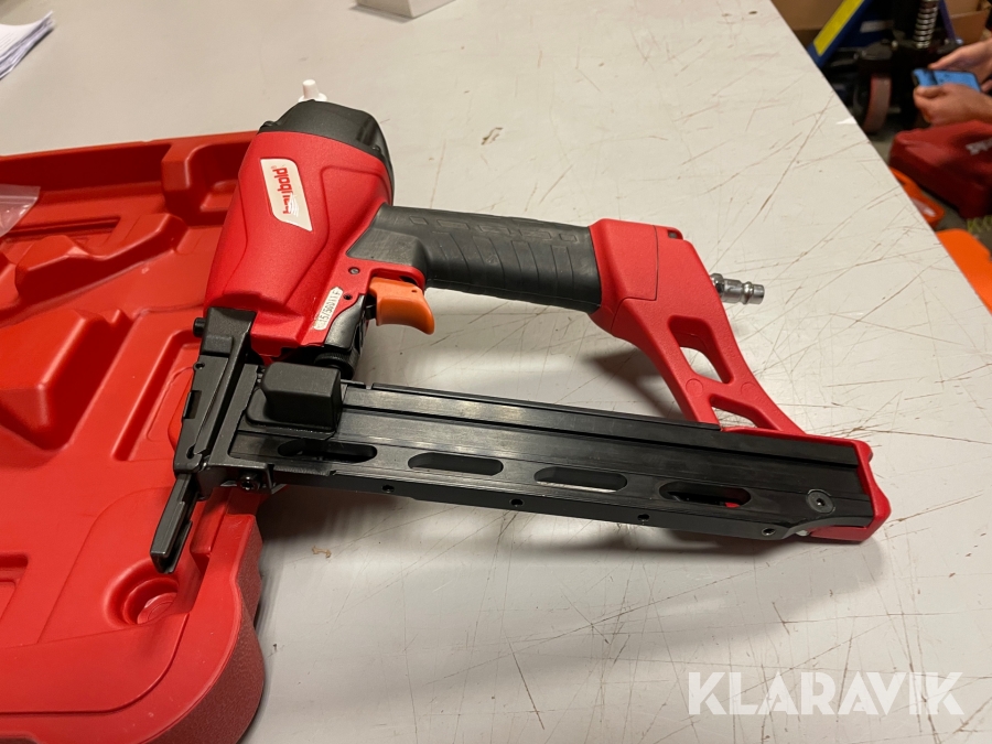 Klaravik Auktioner | Klammerpistol Haubold PN540