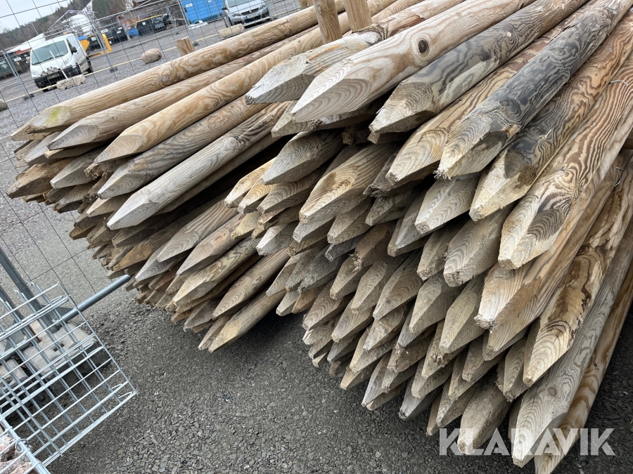 Staketstolpar Viltstängsel, Ekerö, Klaravik auktioner