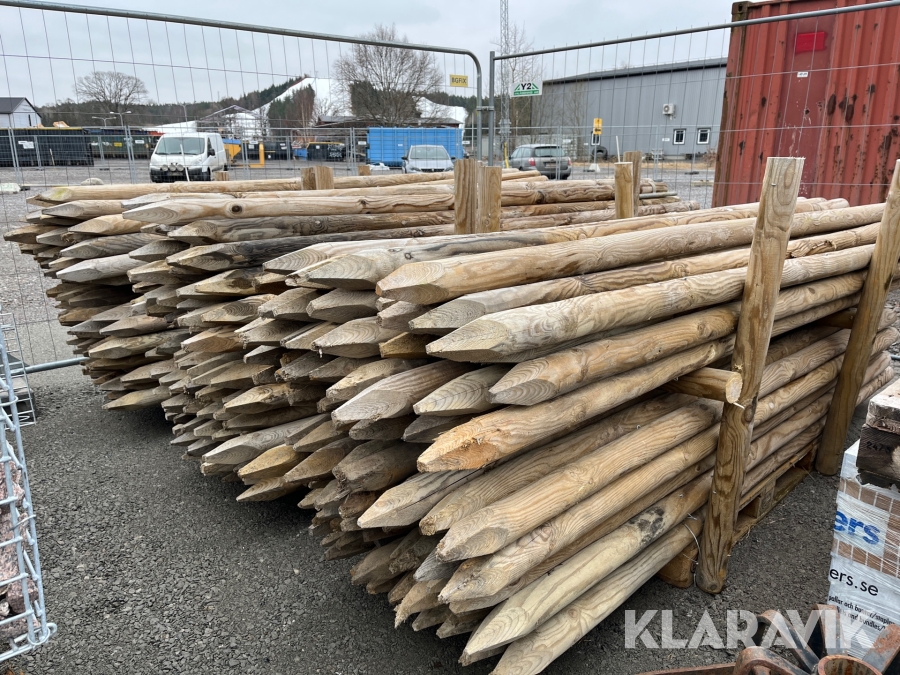 Staketstolpar Viltstängsel, Ekerö, Klaravik auktioner