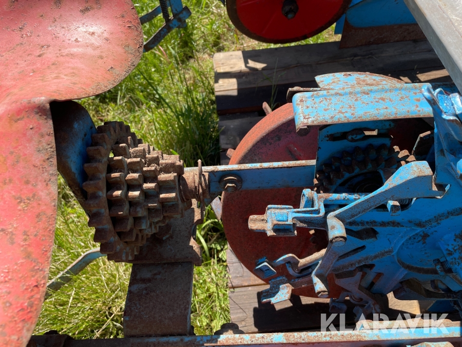 Jordgubbsättare Rune Johanssons maskiner CM 2, Tjörn, Klarav