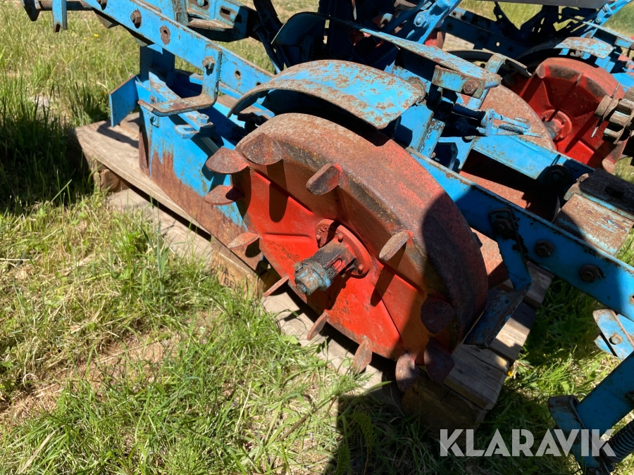 Jordgubbsättare Rune Johanssons maskiner CM 2, Tjörn, Klarav