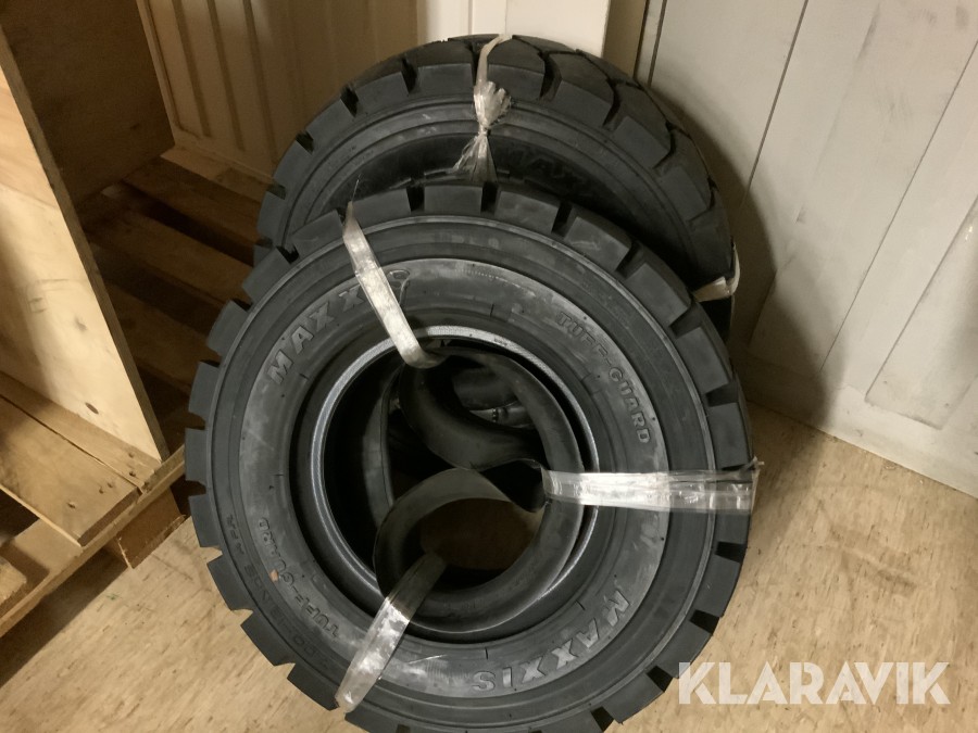2st nya truckdäck Maxxis Tuff-Guard 7,0-12