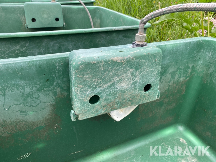 Klaravik Auktioner | Vattentråg 3st
