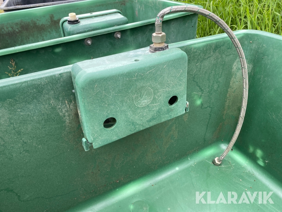 Klaravik Auktioner | Vattentråg 3st