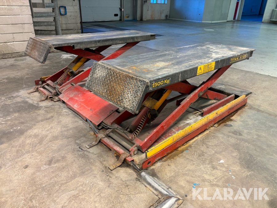 Saxlyft Mf Titan X125, Stockholm, Klaravik auktioner