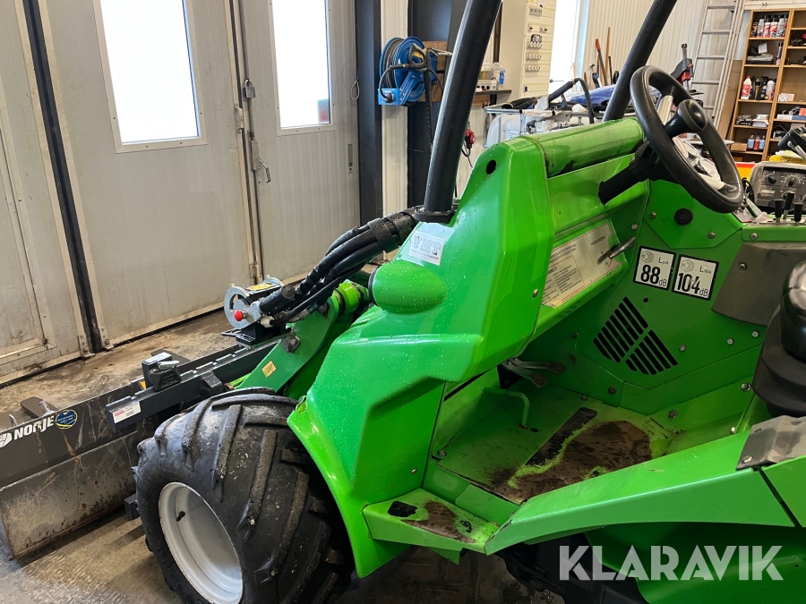 Kompaktlastare Avant 635, Nynäshamn, Klaravik auktioner