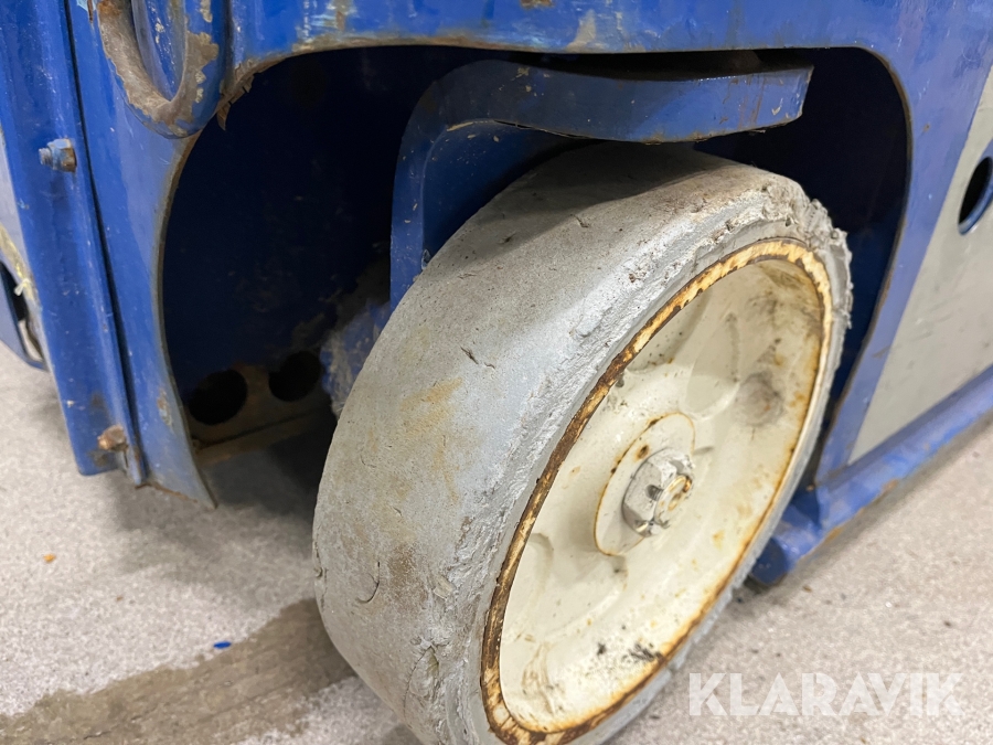 Pelarlift Upright TM12, Vallentuna, Klaravik auktioner