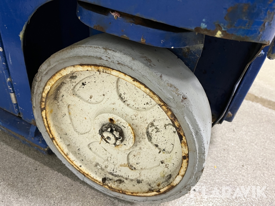 Pelarlift Upright TM12, Vallentuna, Klaravik auktioner