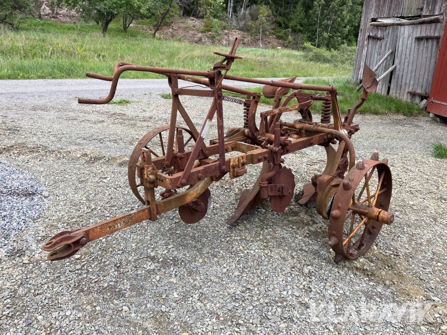 Tvåskärig plog Patent Sesam 2C-12, Tanum, Klaravik auktioner