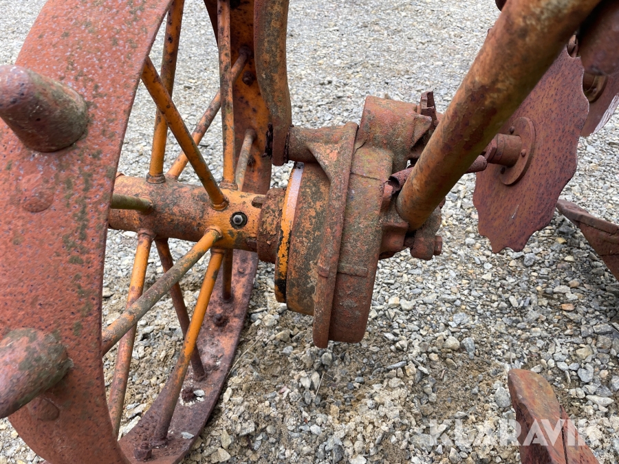 Tvåskärig plog Patent Sesam 2C-12, Tanum, Klaravik auktioner