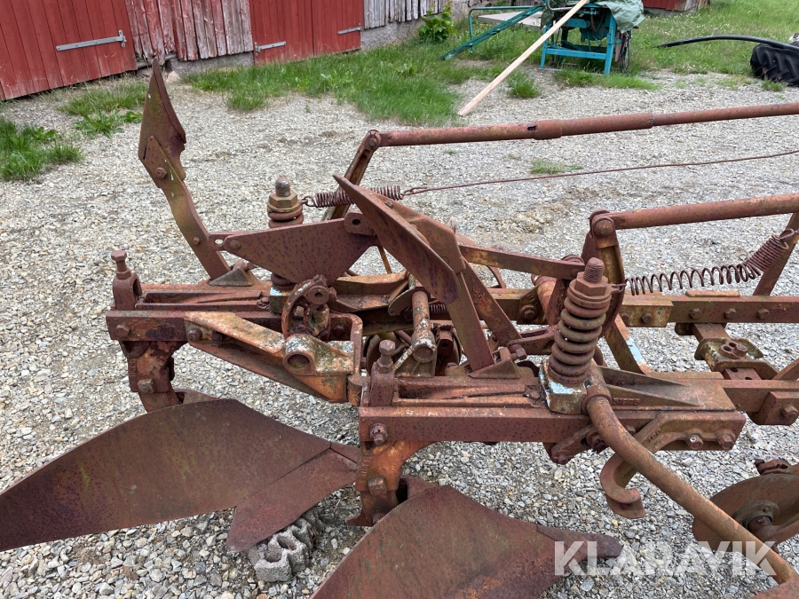 Tvåskärig plog Patent Sesam 2C-12, Tanum, Klaravik auktioner