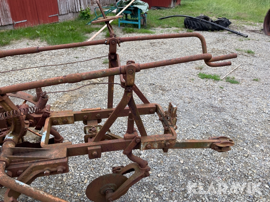 Tvåskärig plog Patent Sesam 2C-12, Tanum, Klaravik auktioner