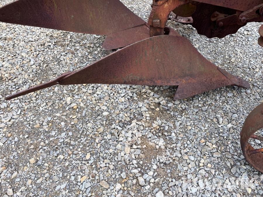 Tvåskärig plog Patent Sesam 2C-12, Tanum, Klaravik auktioner