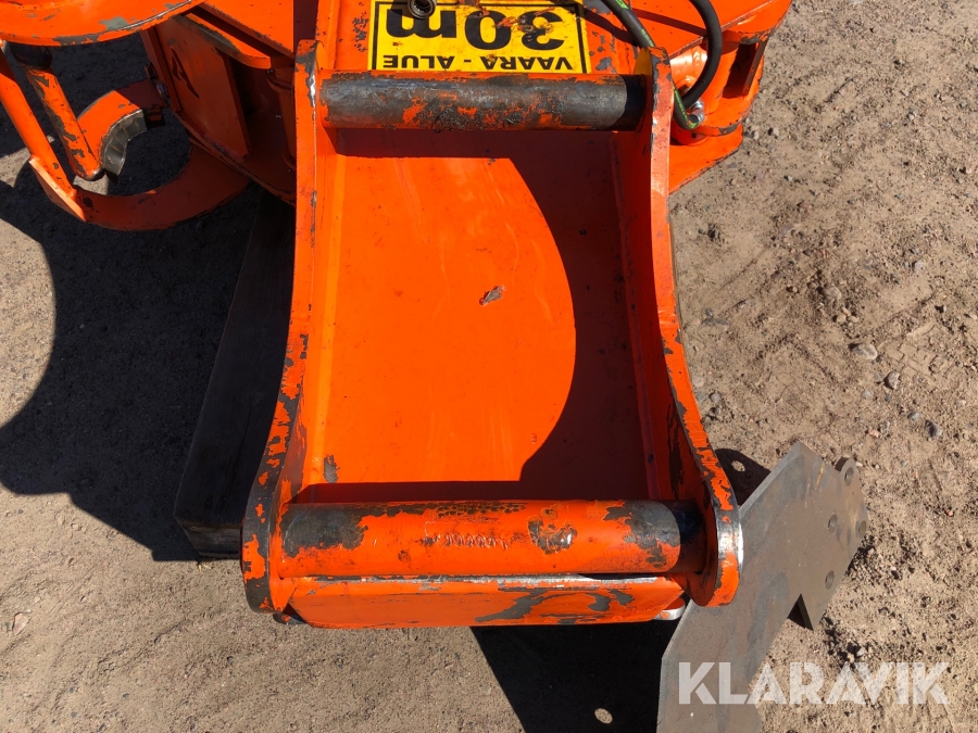 Klaravik Auktioner | Trädklipp KarhuKoura