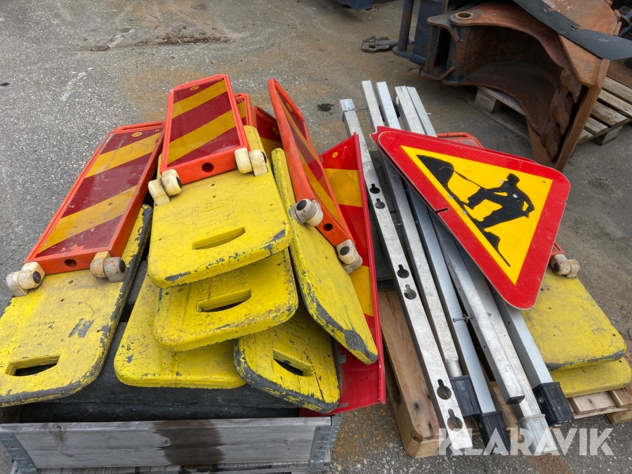 Klaravik Auktioner | Skyltmaterial