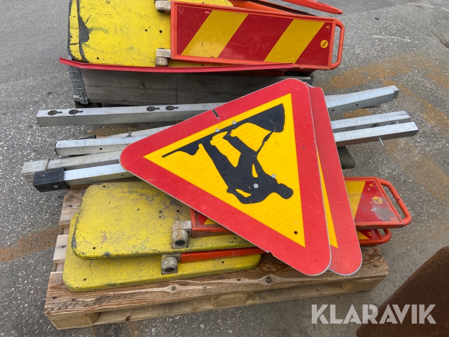 Klaravik Auktioner | Skyltmaterial