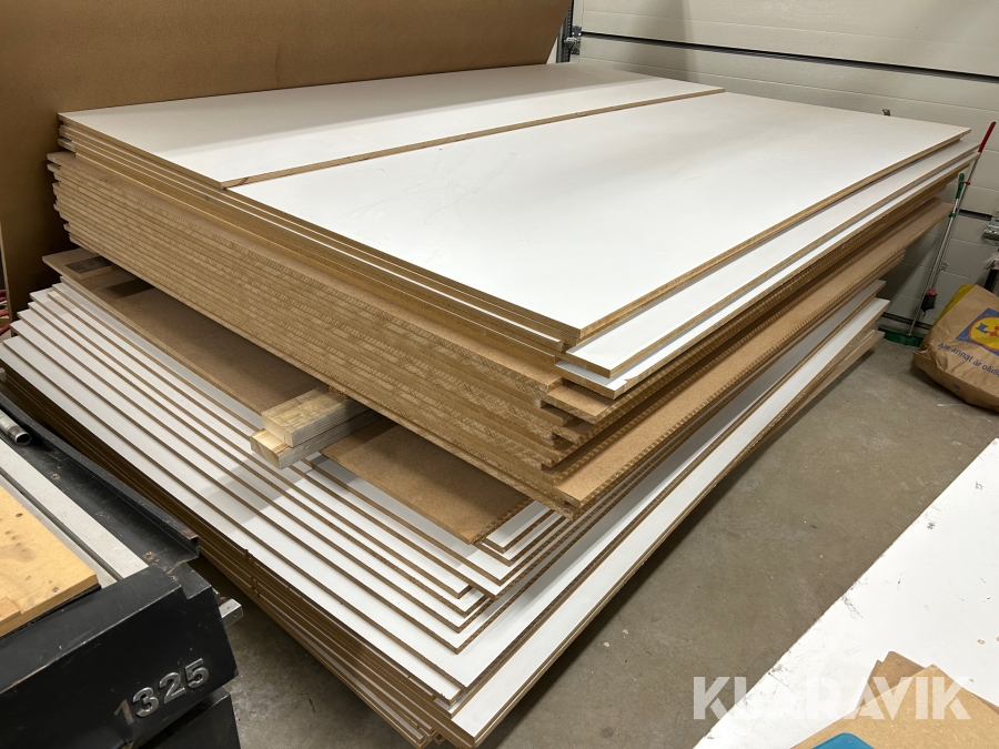 MDF skivor, Uppsala, Klaravik auktioner