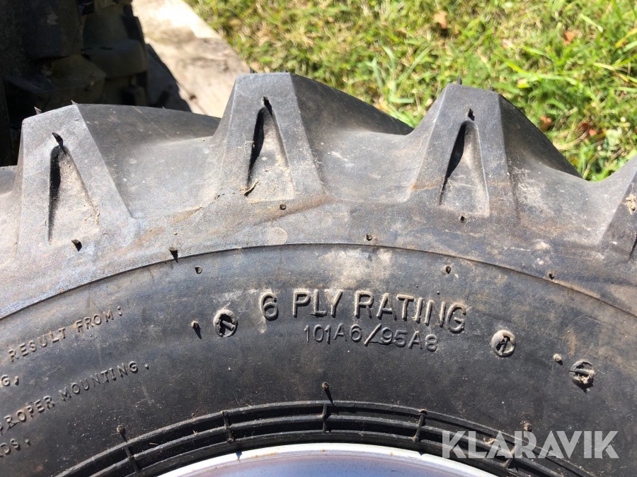 Klaravik Auktioner | Traktordäck BKT 7.00-12 AS504 4 st