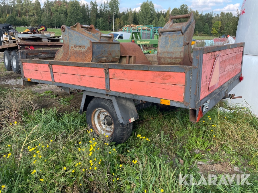 Vagn till grävmaskin, Nybro, Klaravik auktioner