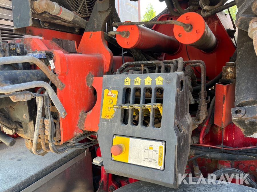 Kranbil Volvo FH 8*2, Finspång, Klaravik auktioner