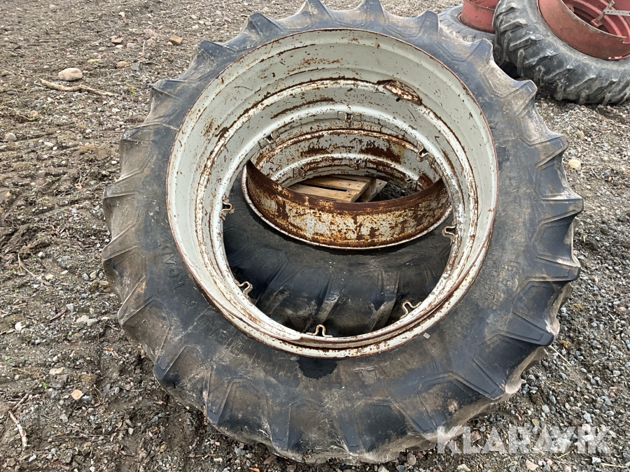 Dubbelmontage Firestone 16,9-38, Tomelilla, Klaravik auktion