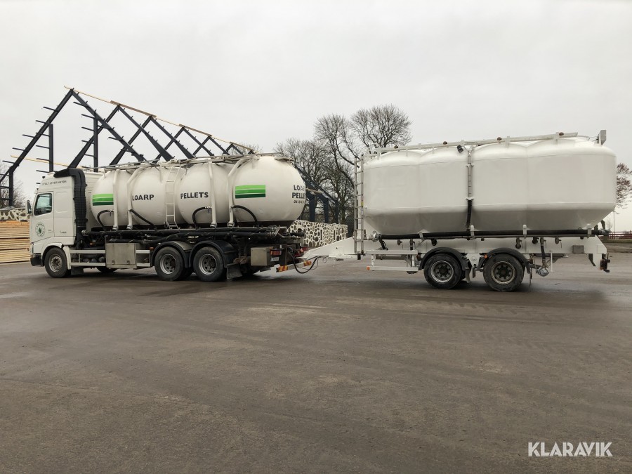 Bulkbil Volvo FH12 6X2 med släp