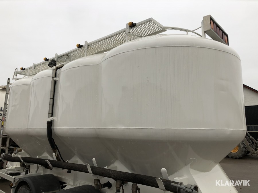 Bulkbil Volvo FH12 6X2 med släp