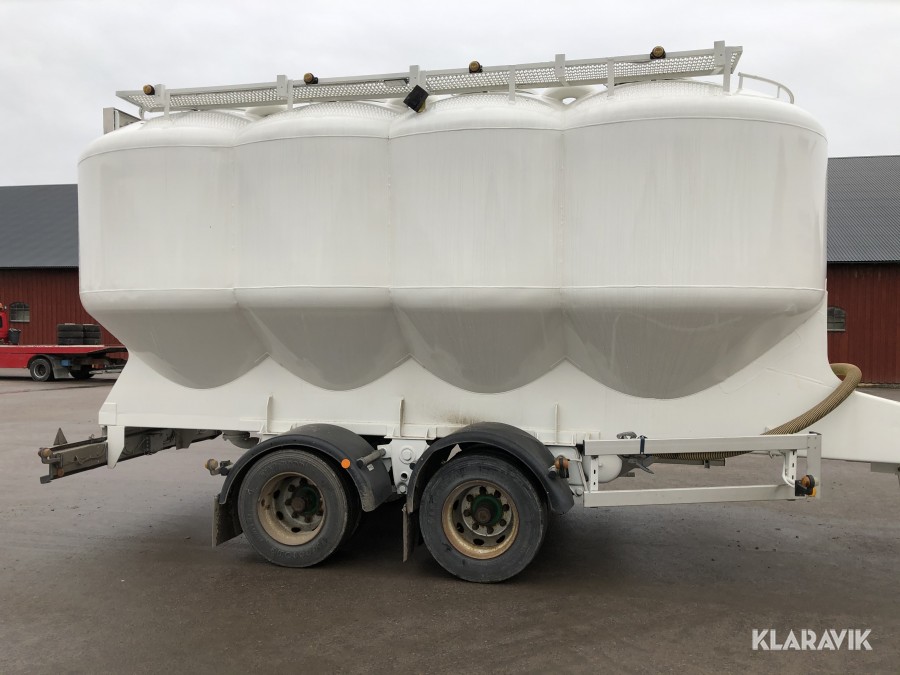 Bulkbil Volvo FH12 6X2 med släp