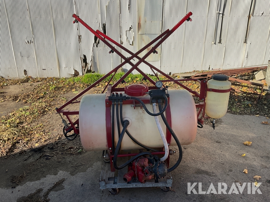 Spruta Hardi 600 BL 300-8, Båstad, Klaravik auktioner