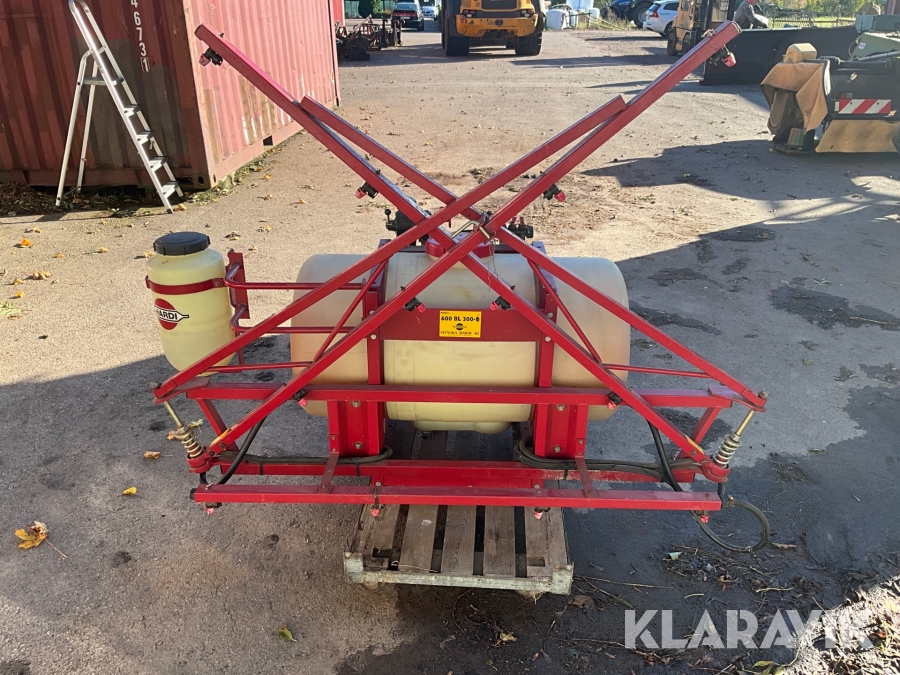 Spruta Hardi 600 BL 300-8, Båstad, Klaravik auktioner