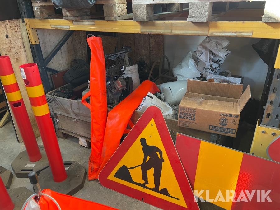 Diverse skyltmaterial, Norrköping, Klaravik auktioner