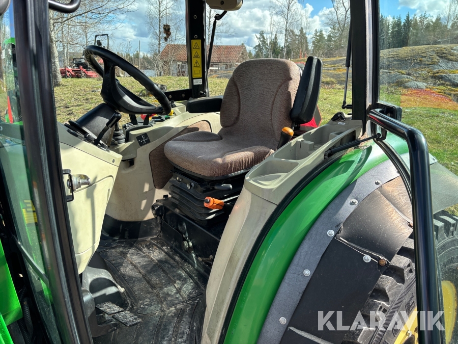 Traktor John Deere 4520, Grums, Klaravik auktioner