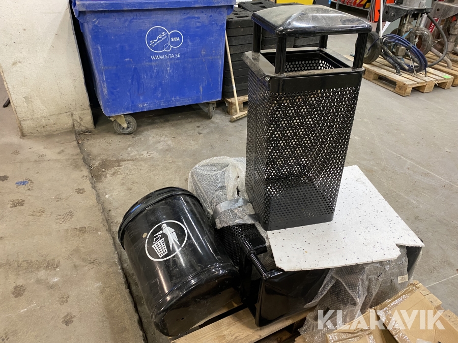 Klaravik Auktioner | Soptunnor 4 st