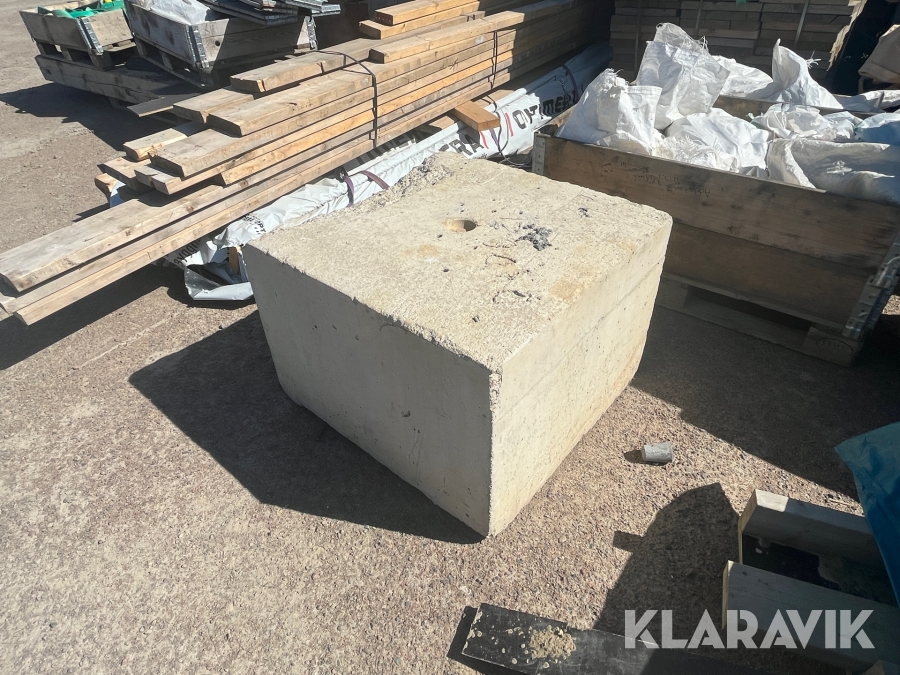 Betongblock 2,5 ton Deha-ankare, Helsingborg, Klaravik aukti