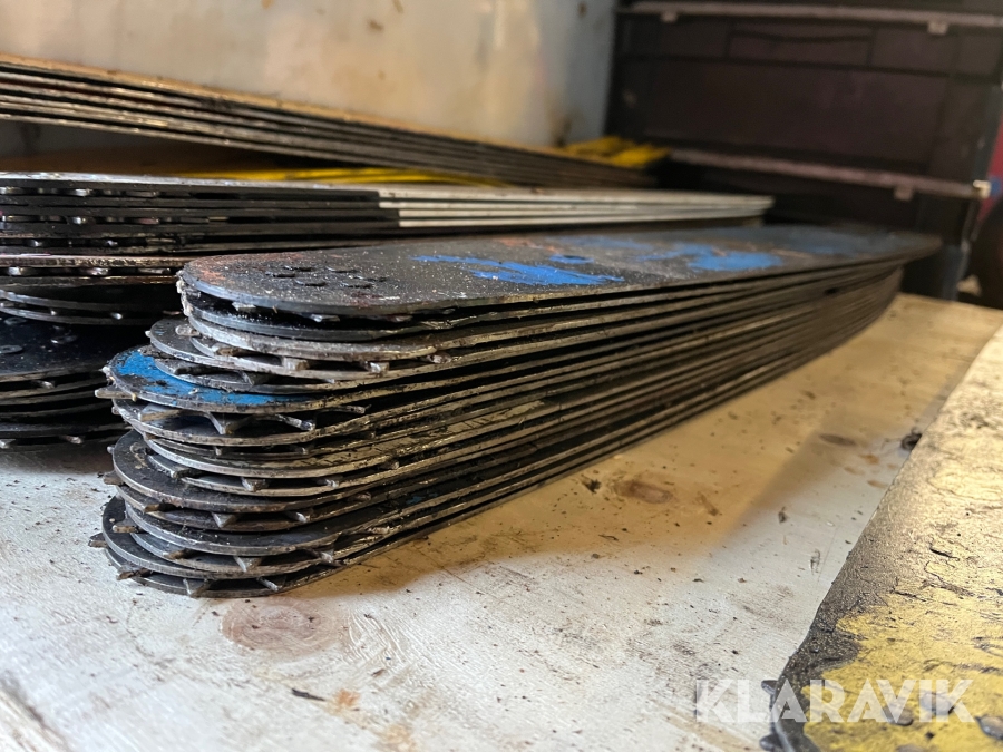 Kedjor och svärd, Sandviken, Klaravik auktioner