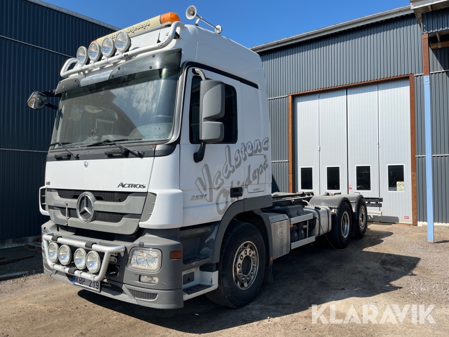 Lastbil Mercedes-Benz 2551L 6x2, Vadstena, Klaravik auktione