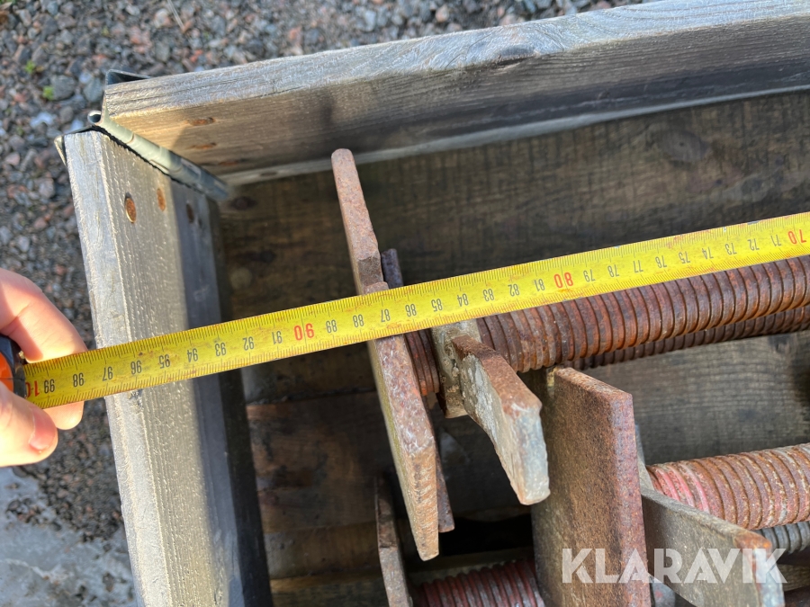 Hakifötter, Falköping, Klaravik auktioner