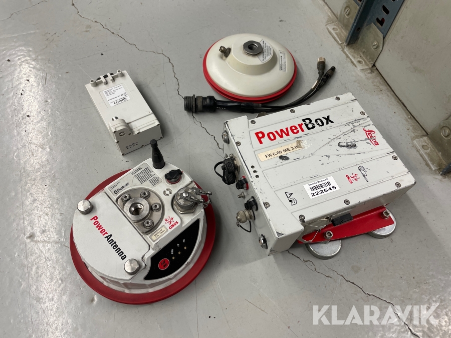 Klaravik Auktioner | Dubbel GPS Leica Powerbox inkl powerantenna