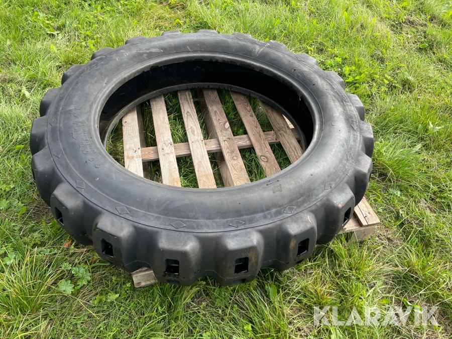Klaravik Auktioner | Drivhjul Goodyear 12.4-36 till sm661 ”stornalle"