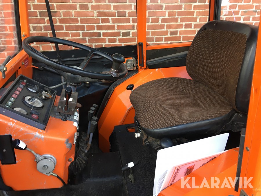 Redskapsbärare Holder C65 4WD Midjestyrd