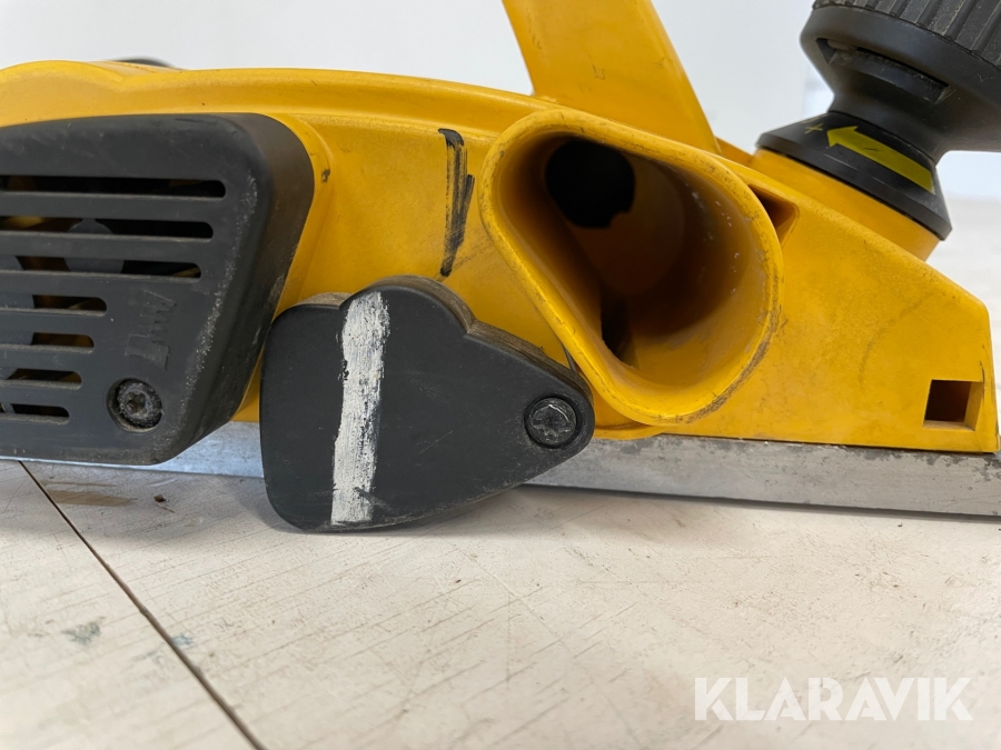 Hyvelmaskin DeWalt DW680