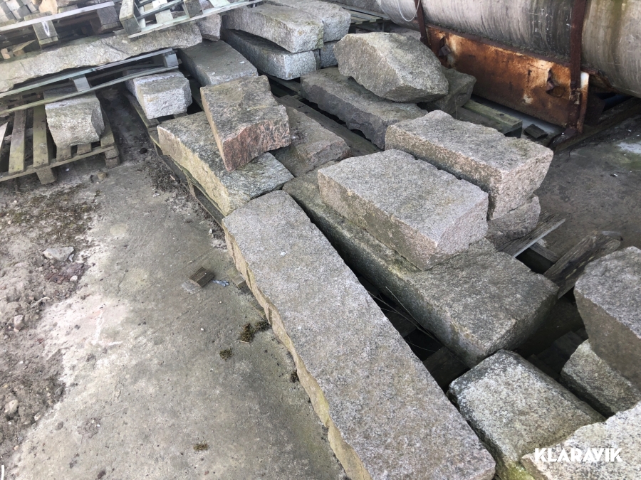 Klaravik Auktioner | Parti med Råkant Sten Svensk ca 250m