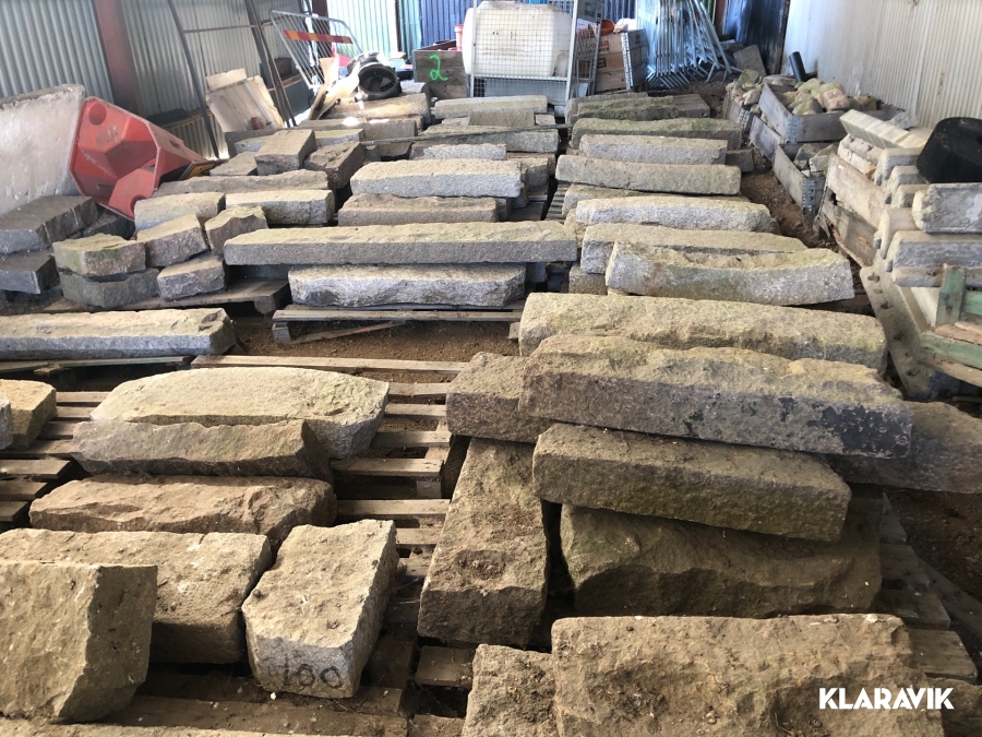 Klaravik Auktioner | Parti med Råkant Sten Svensk ca 250m