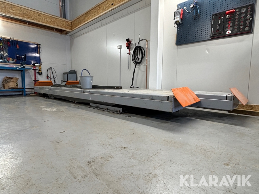 Saxlyft, Upplands Väsby, Klaravik auktioner