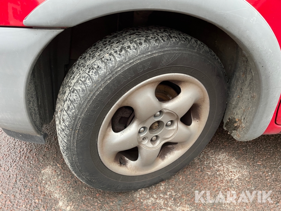 Klaravik Auktioner | Skåpbil Toyota Yards