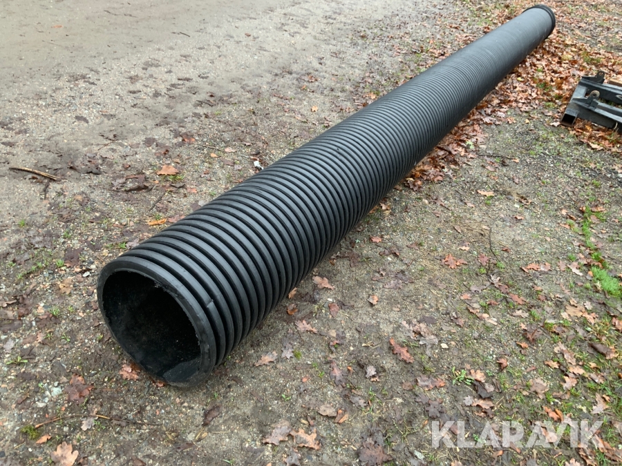 Plast rör 5,8 meter, Strängnäs, Klaravik auktioner