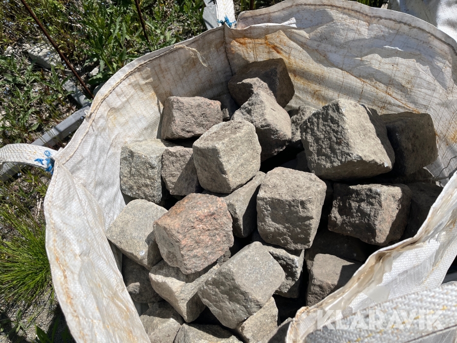 Diverse kattskallar, gatusten,, Haninge, Klaravik auktioner