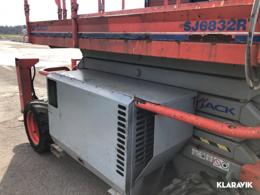 Saxlift Sky Jack SJ 6832 RT