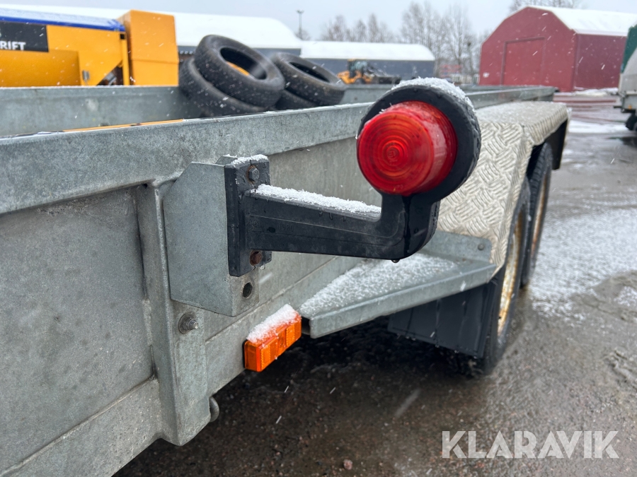 Personbilssläp Lindanvagnen 2000 B, Tierp, Klaravik auktione