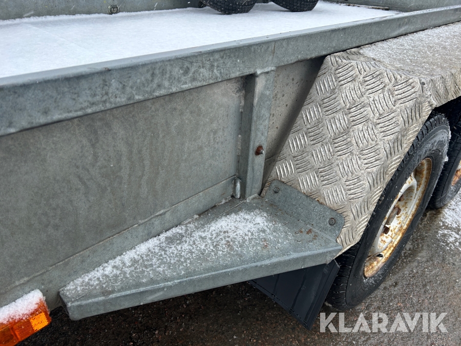 Personbilssläp Lindanvagnen 2000 B, Tierp, Klaravik auktione